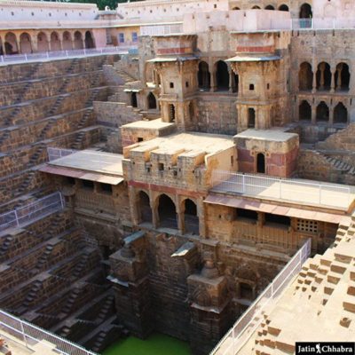 Guide on Indian Stepwells created after travelling 3000 km and a year